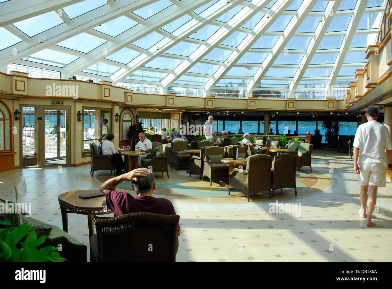 Atrium on the Cunard Line Queen Elizabeth Ship Stock Photo - Alamy