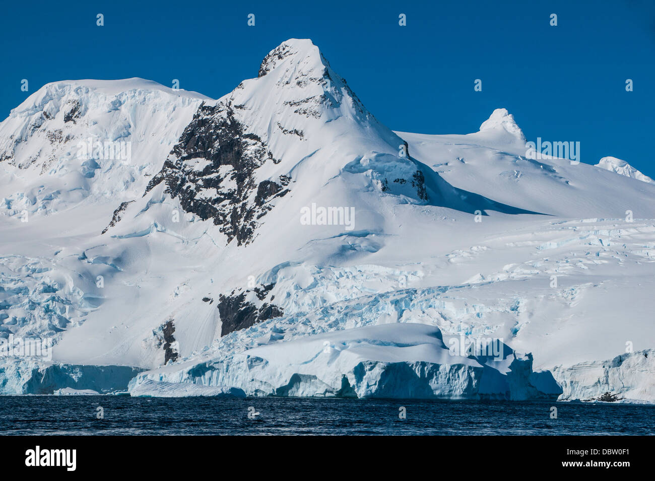 Glacier and icebergs hi-res stock photography and images - Alamy