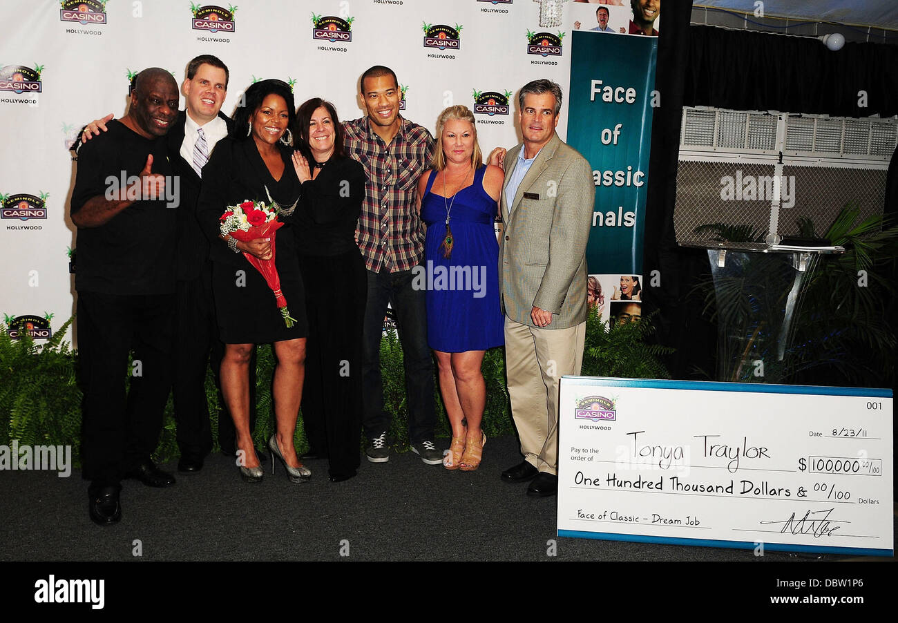 (L-R) Jimmie 'JJ' Walker, Rob Dearstine, winner Tonya Traylor, Mindy ...