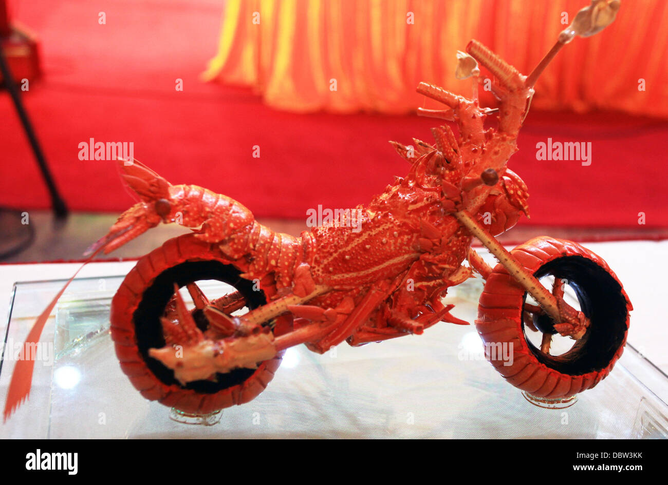 Lobster Bike Taiwanese food carving artist Huang Mingbo spent a day ...