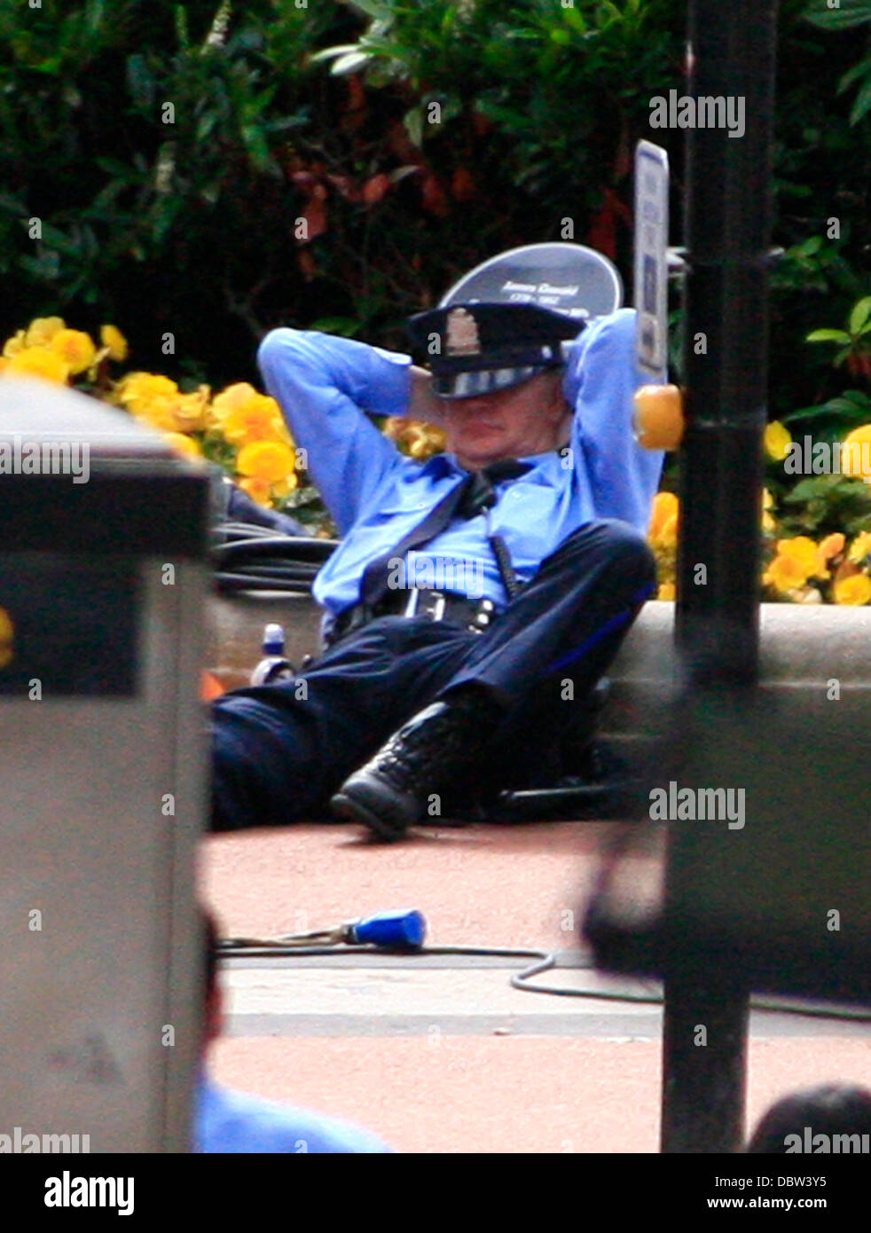 Cop takes a nap on set 'World War Z' filming on location Glasgow ...