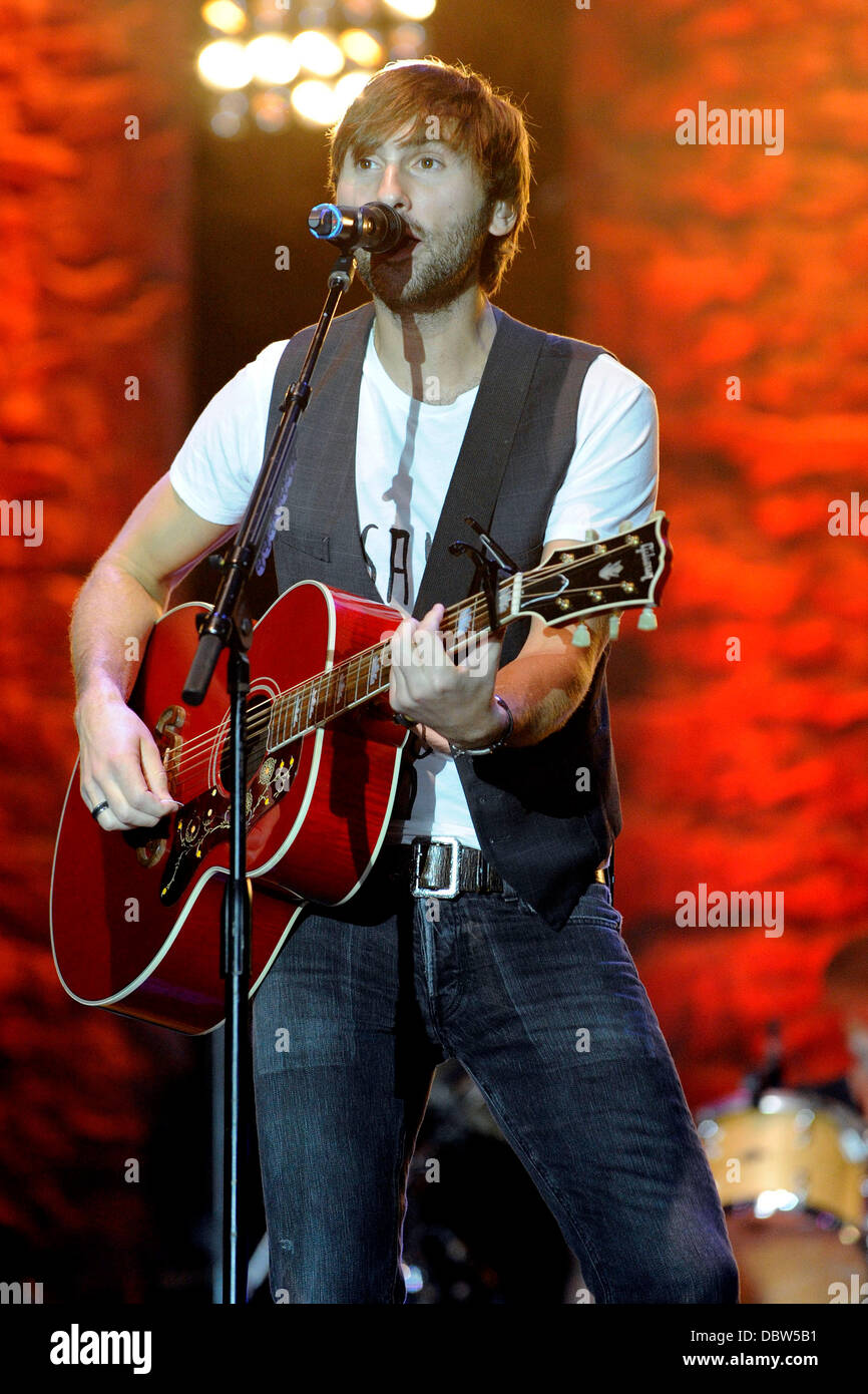 Dave Haywood of Lady Antebellum CMT Country Music Festival at Burl's ...