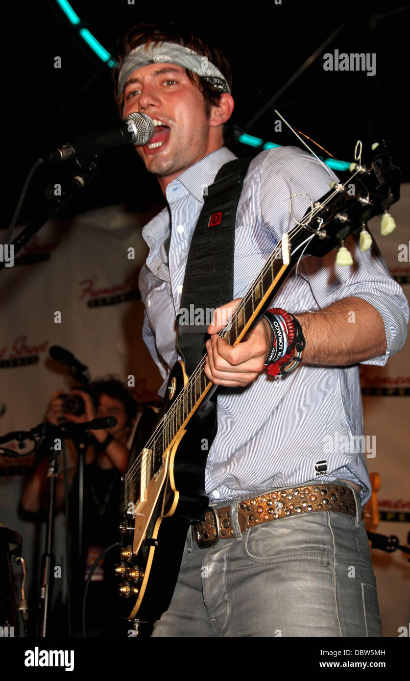 Jackson Rathbone of 100 Monkeys Flightlinez Fundraiser Benefiting The ...