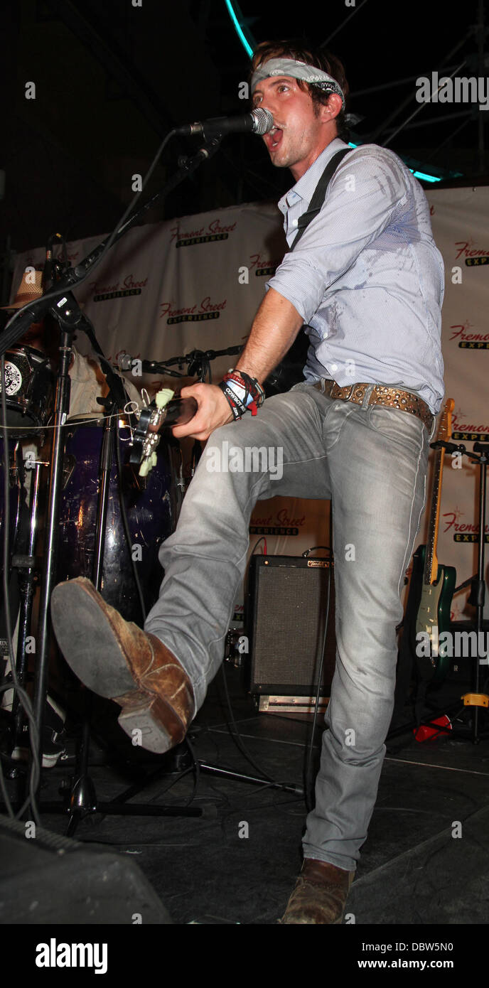 Jackson Rathbone of 100 Monkeys Flightlinez Fundraiser Benefiting The ...