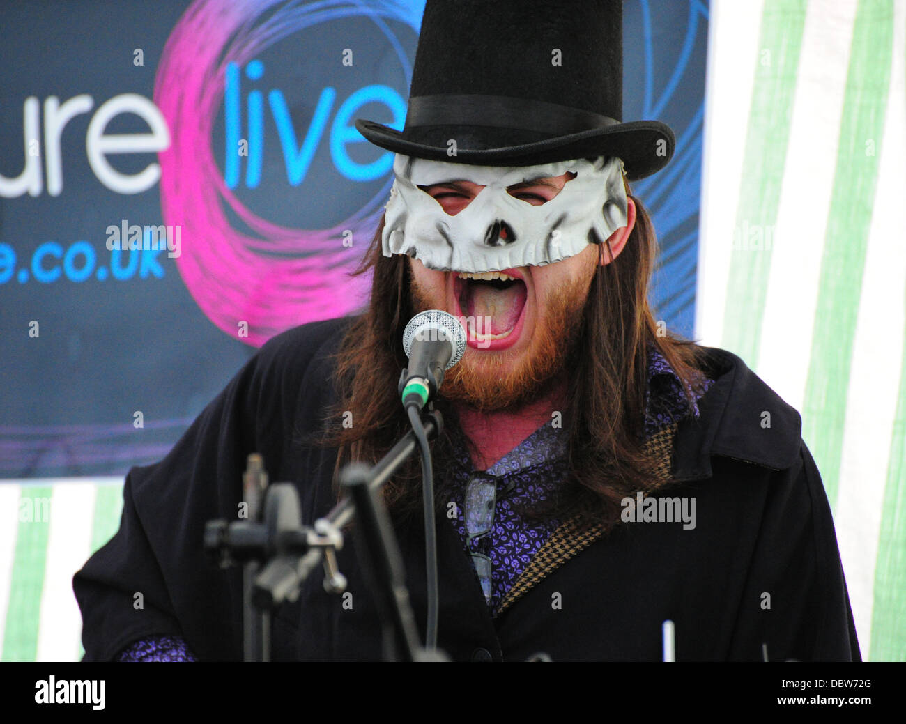 Preacher And The Bear Strawberry Fields Festival 2011 at Cattows Farm ...