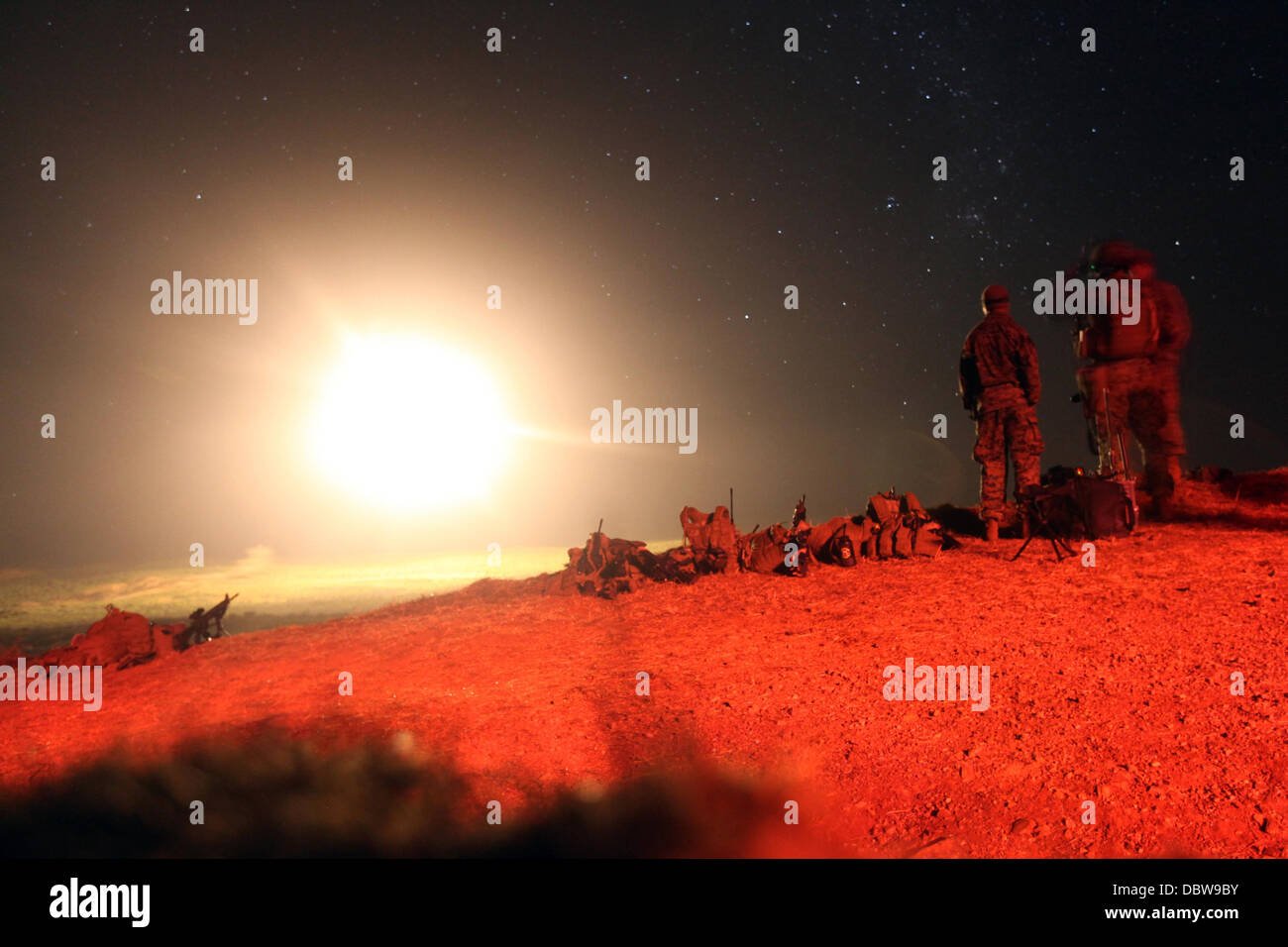 Marines illumination rounds light hi-res stock photography and images ...