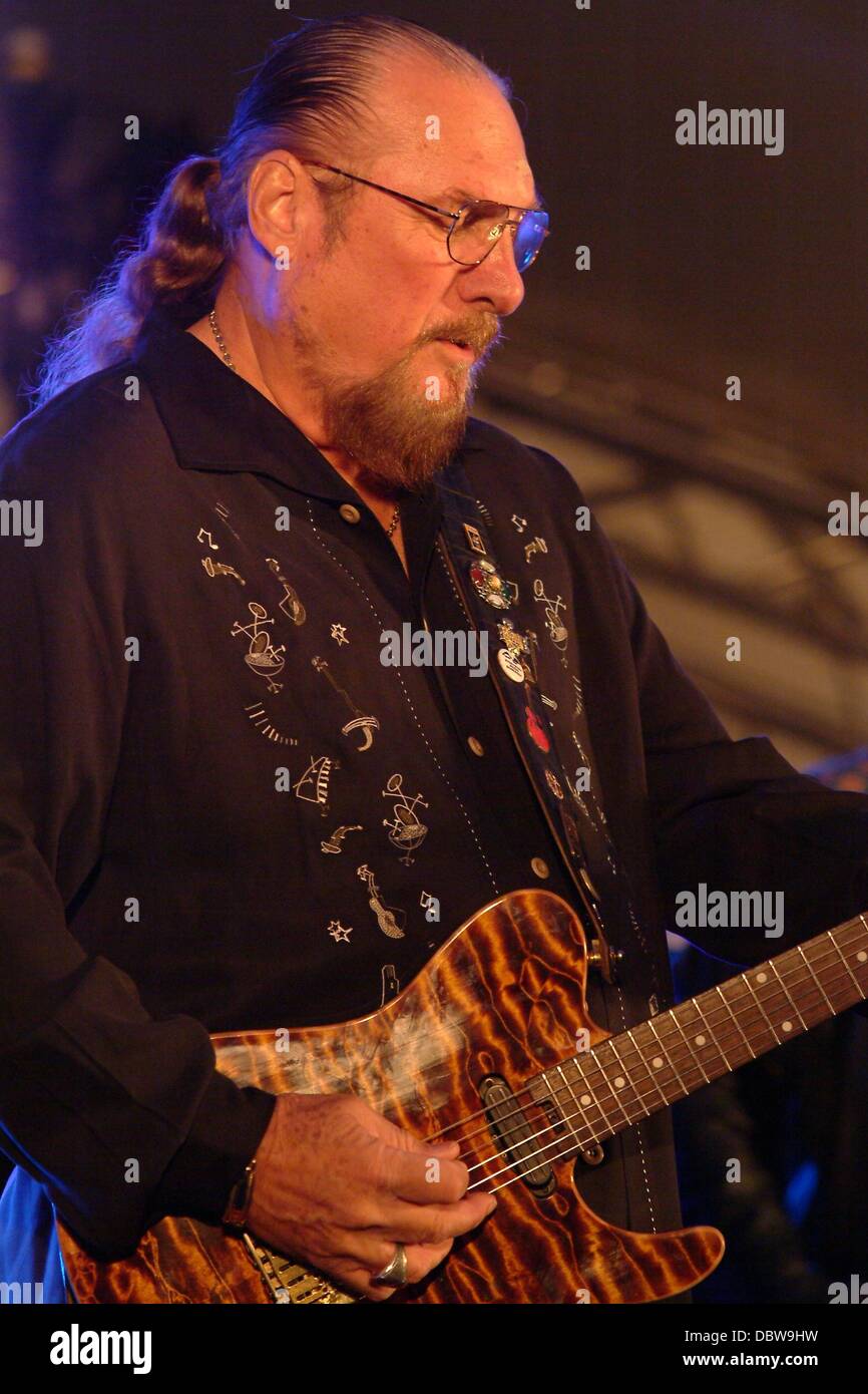 Steve cropper hi-res stock photography and images - Alamy