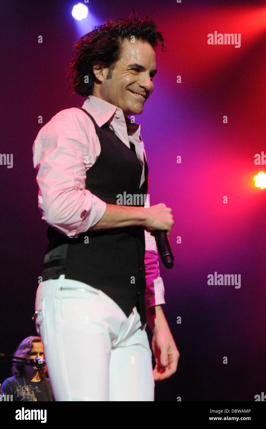 Patrick Monahan of Train performs at the Cruzan Amphitheater West Palm ...