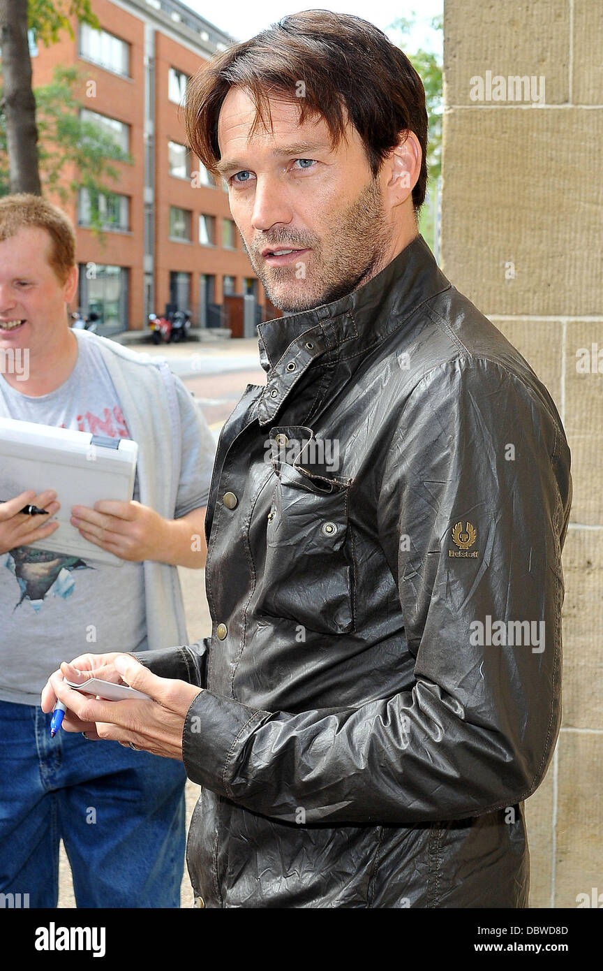 Stephen Moyer outside the ITV studios London, England - 01.09.11 Stock ...