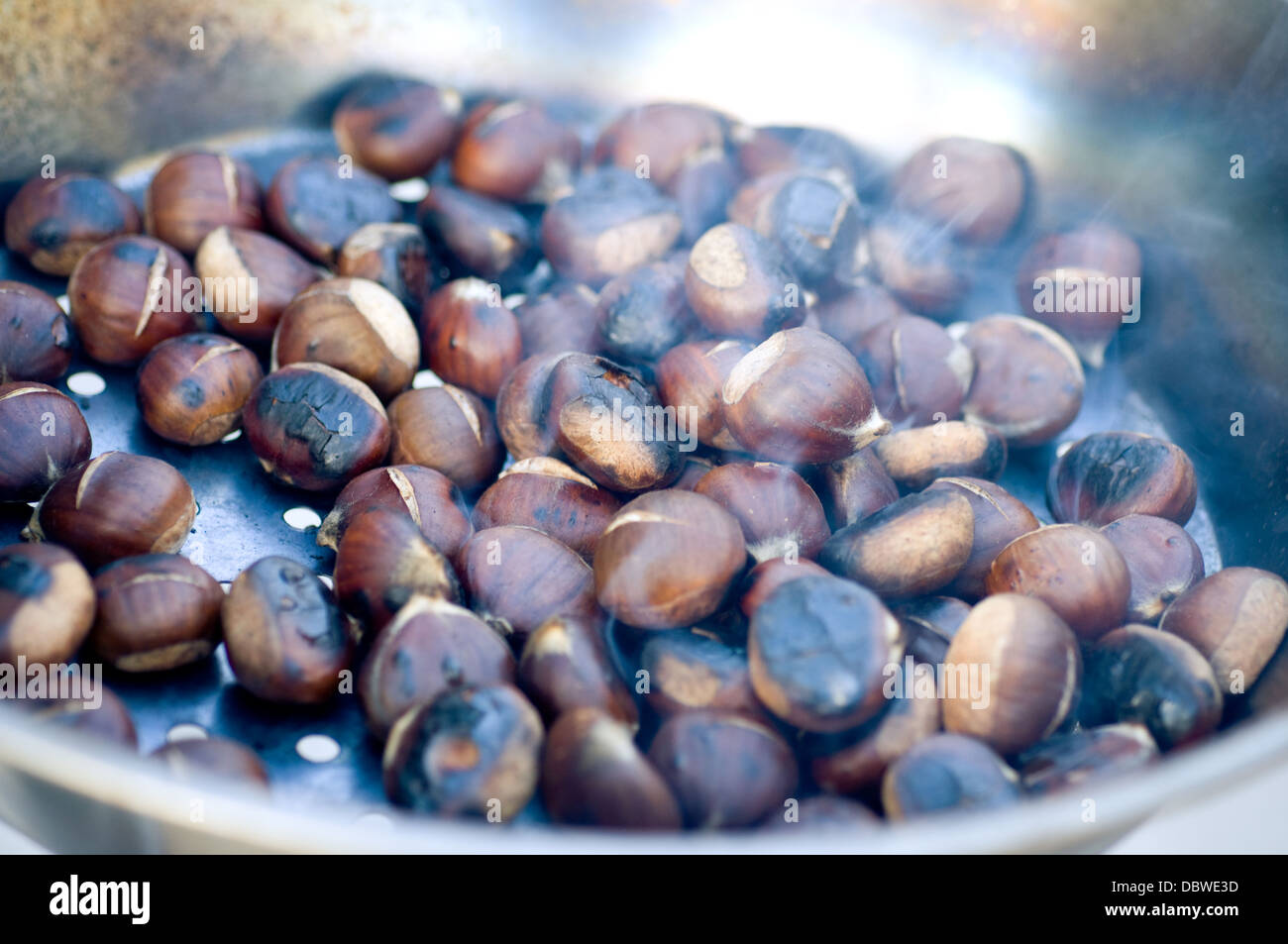 Roast Chestnuts Stock Photos & Roast Chestnuts Stock Images - Alamy