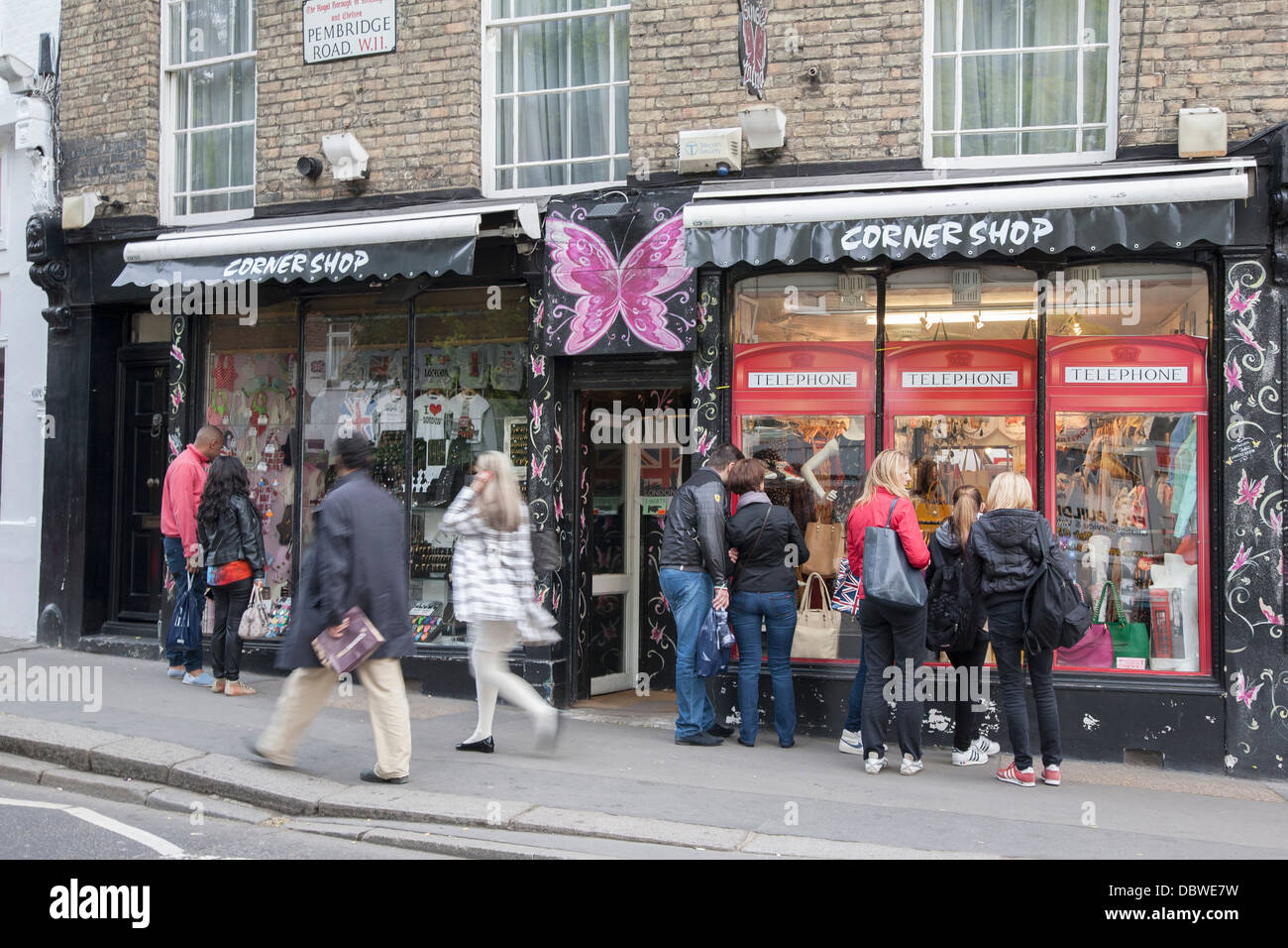 Corner shop london hi-res stock photography and images - Alamy