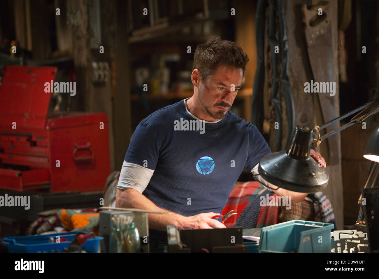 IRON MAN 3 (2013) ROBERT DOWNEY JR SHANE BLACK (DIR) 017 MOVIESTORE ...