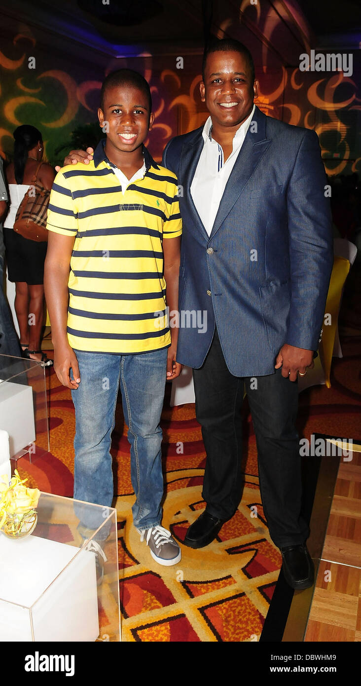 Former Congressman Kendrick Meek and his son Kendrick Meek Jr. Black ...