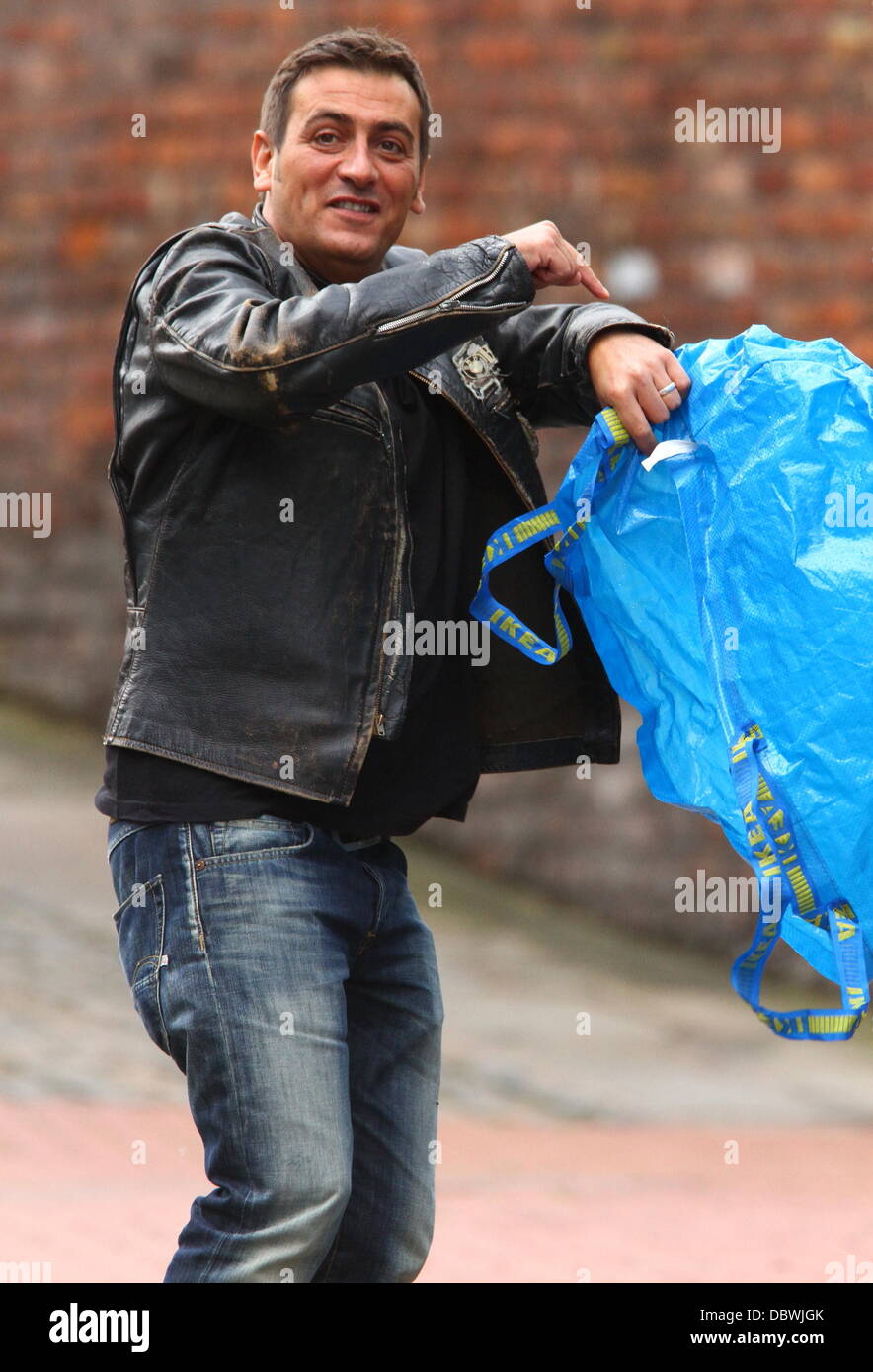 Chris Gascoyne 'Coronation Street' cast arriving at the Granada studios ...