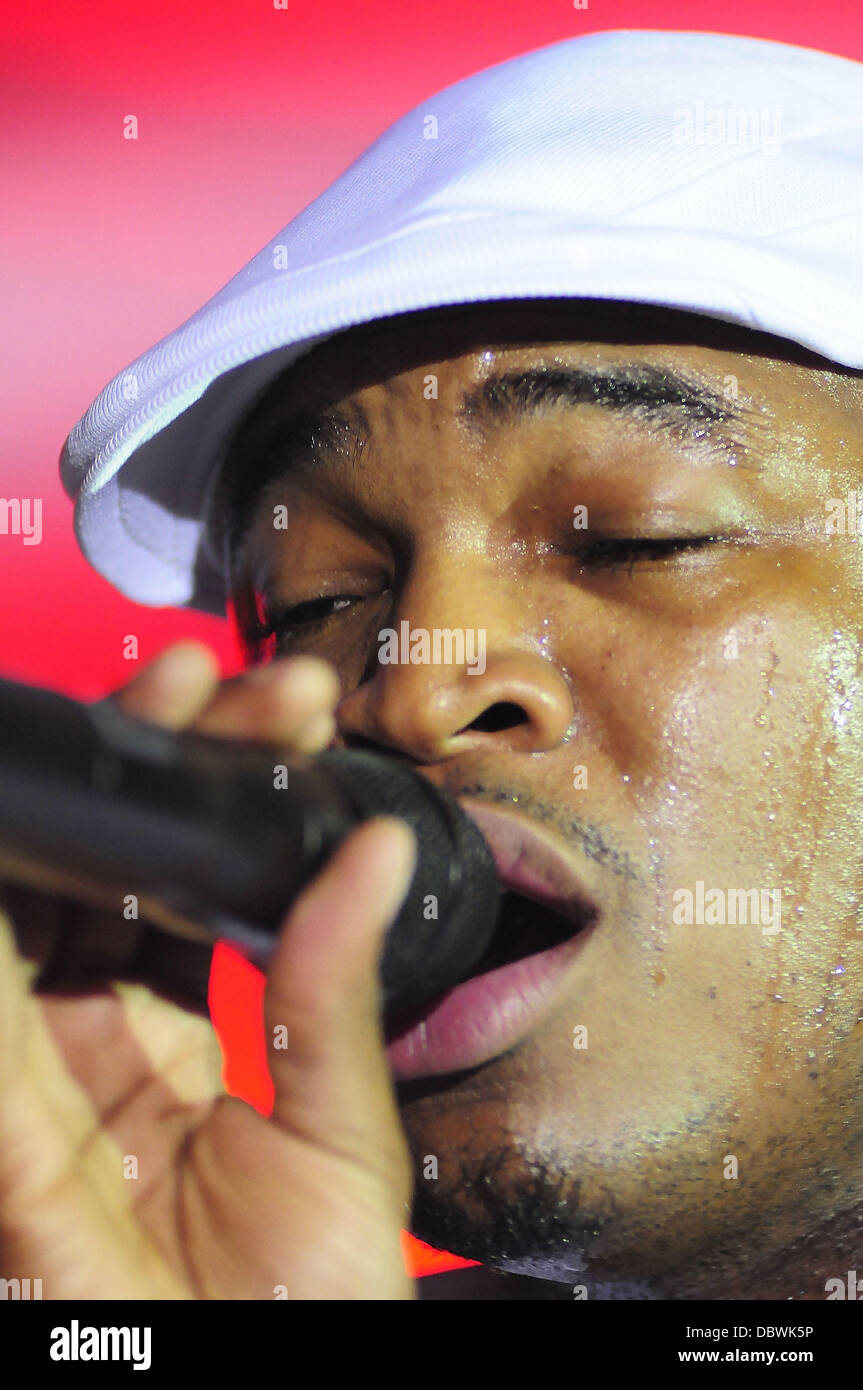 Ne-Yo performs Marriott Hotel and Resort's Out of Office Workshop ...
