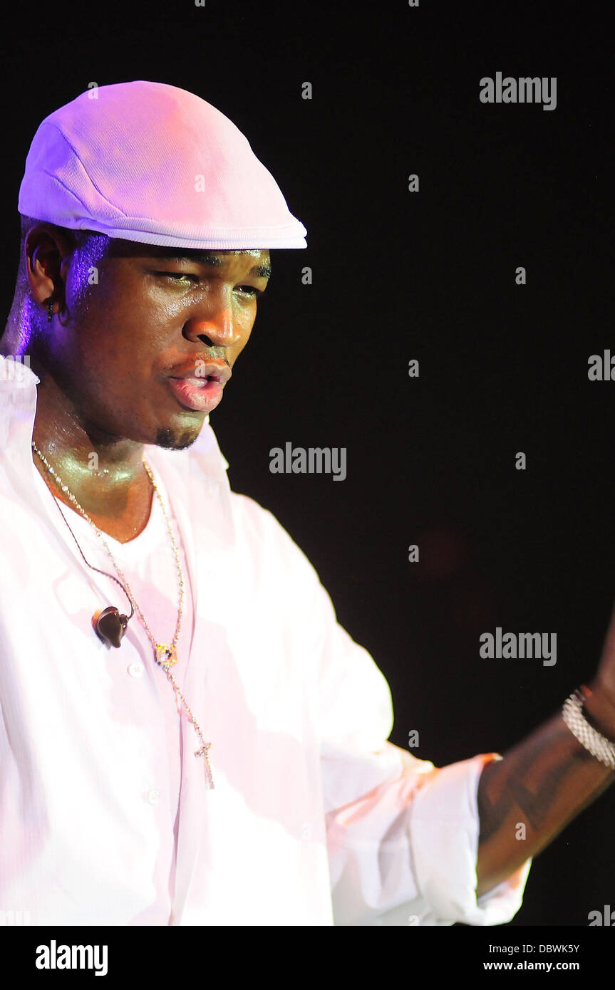 Ne-Yo performs Marriott Hotel and Resort's Out of Office Workshop ...