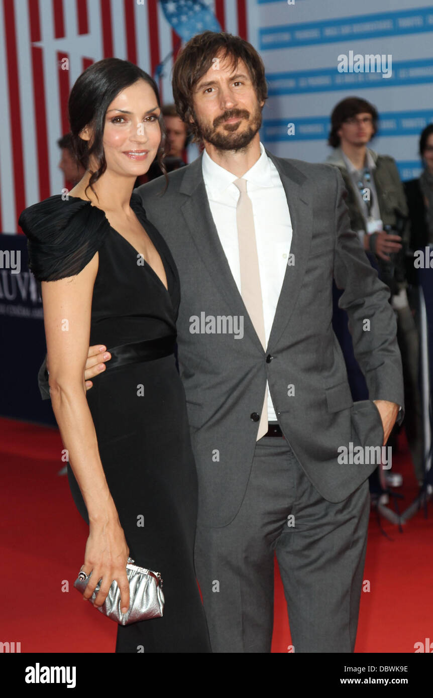 Cole frates and famke janssen hi-res stock photography and images - Alamy