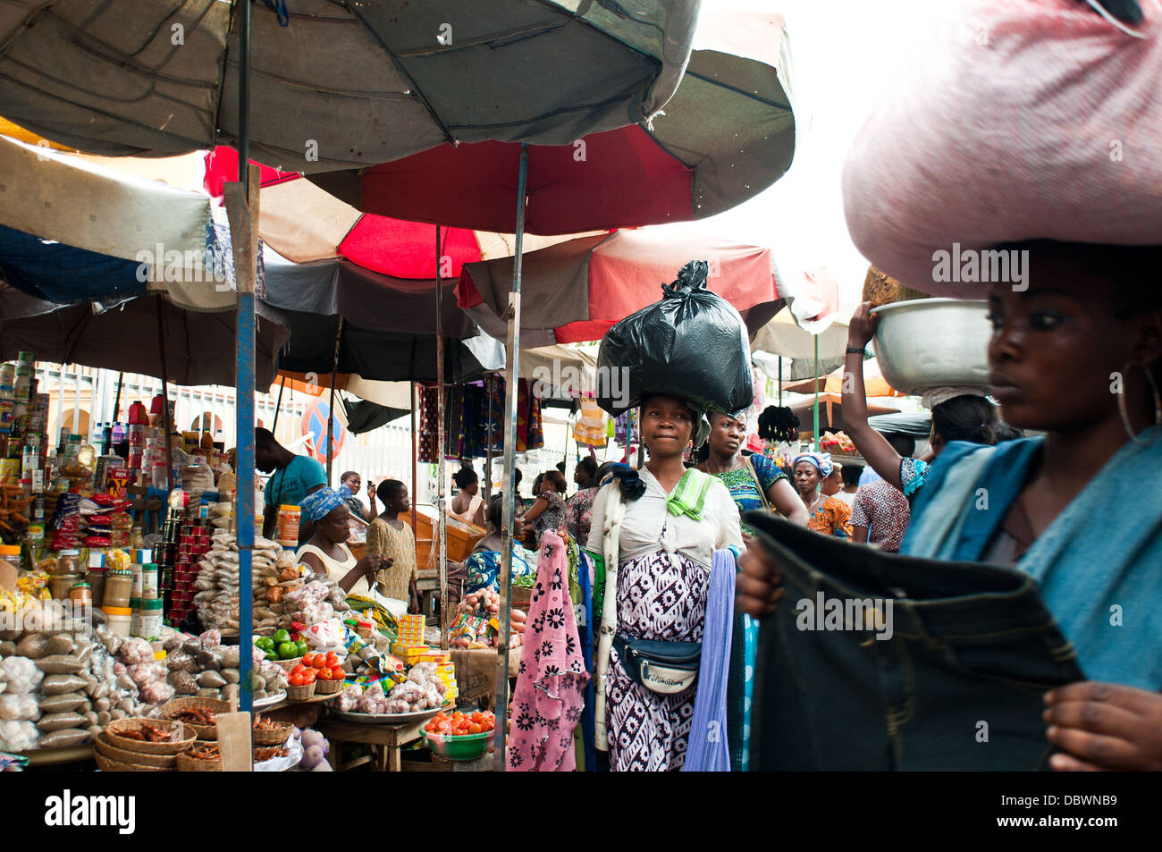 Market lome togo africa hi-res stock photography and images - Alamy