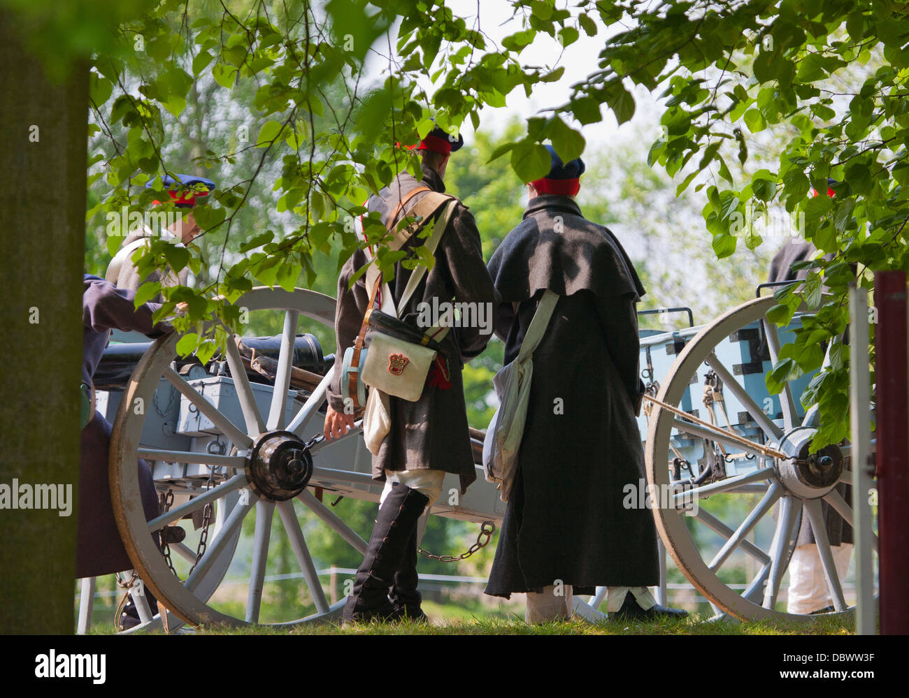 Artillery men going to battle Stock Photo - Alamy