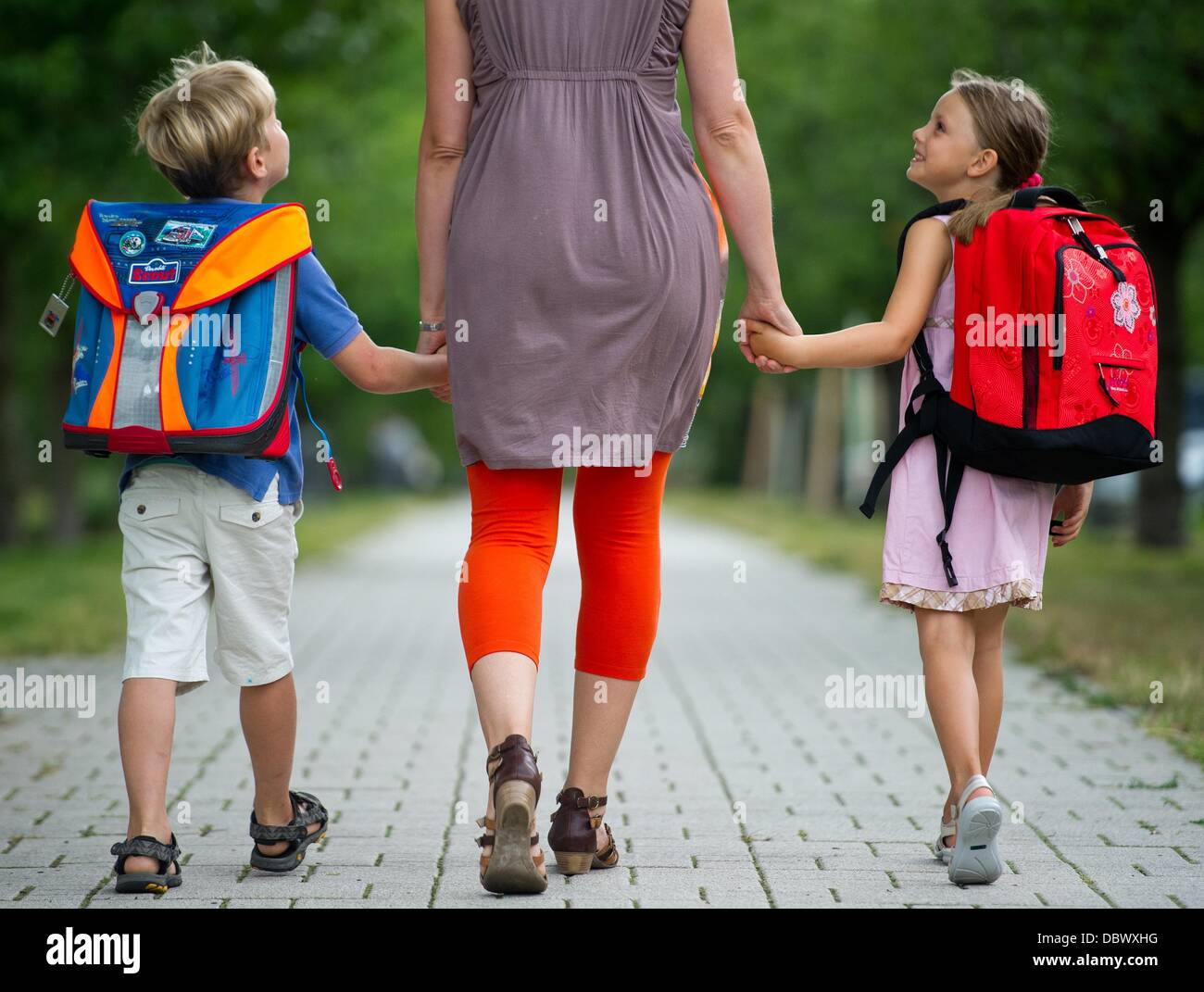 ILLUSTRATION: The two future first-graders Amy and Luca practice ...