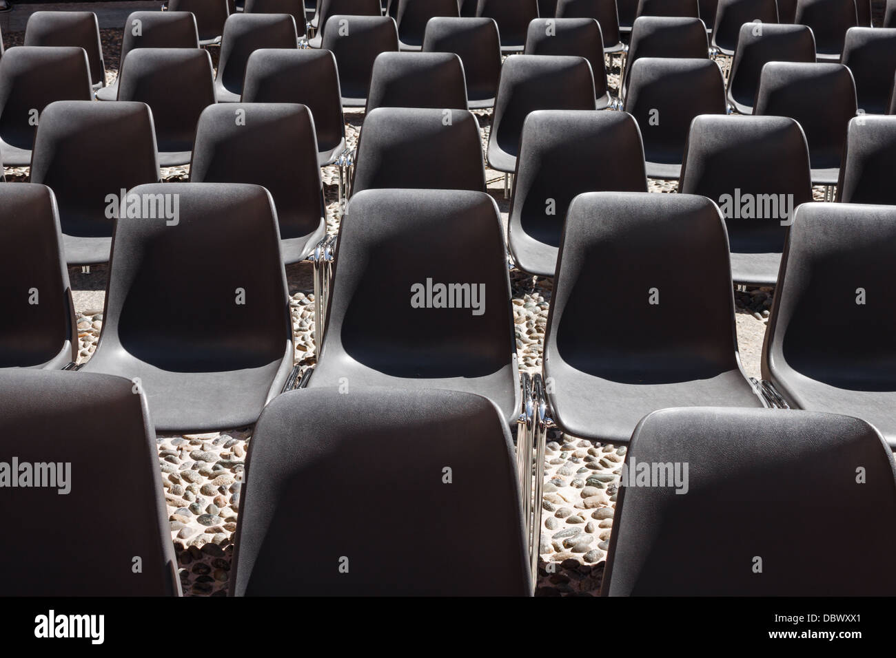 Chairs line hi-res stock photography and images - Alamy