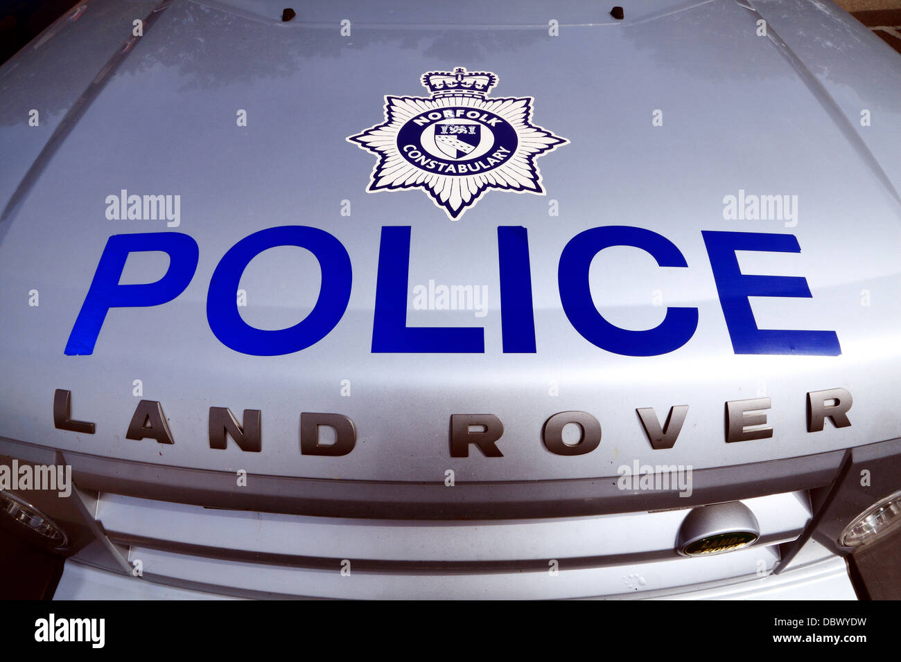 Police land rover hi-res stock photography and images - Alamy