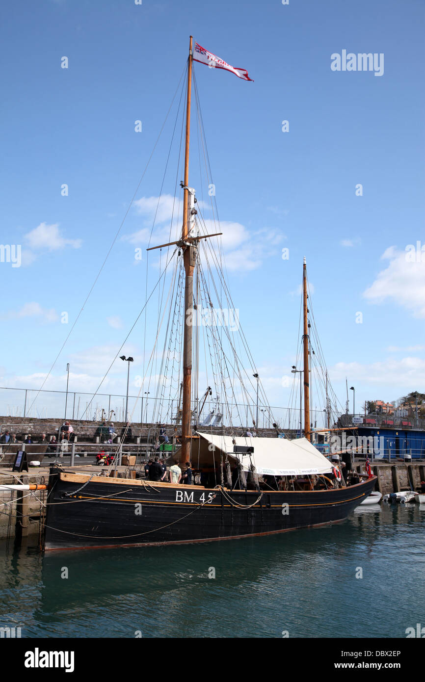 Sailing trawler hi-res stock photography and images - Alamy