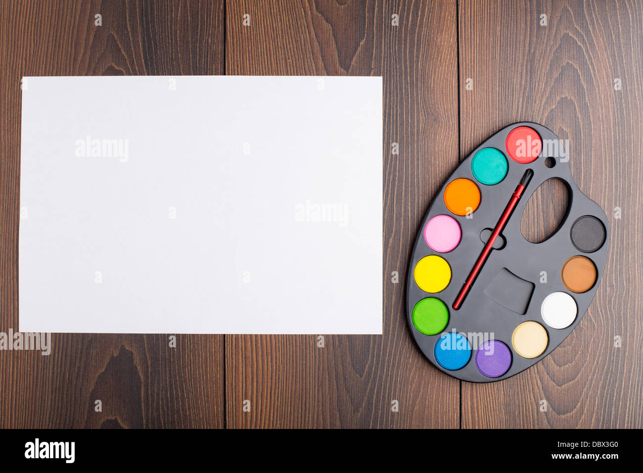 Plastic art palette and canvas Stock Photo - Alamy