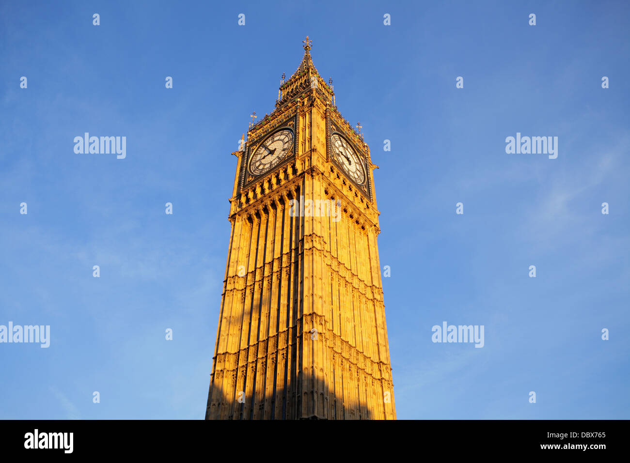 Elizabeth tower london hi-res stock photography and images - Alamy
