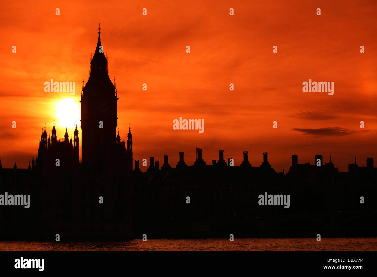 The tower of london silhouette tower hi-res stock photography and ...