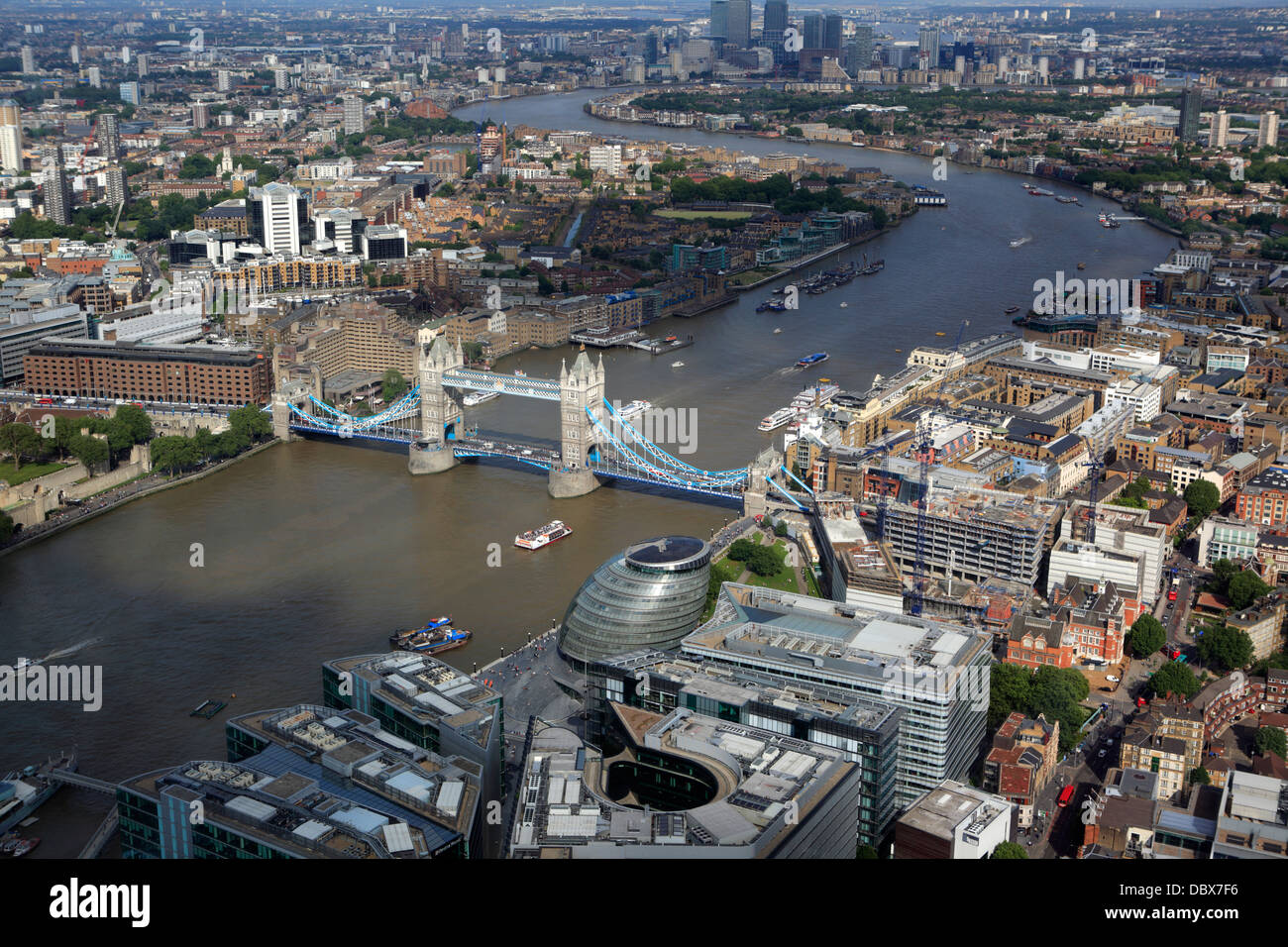 Aerial view of tower bridge london hi-res stock photography and images ...