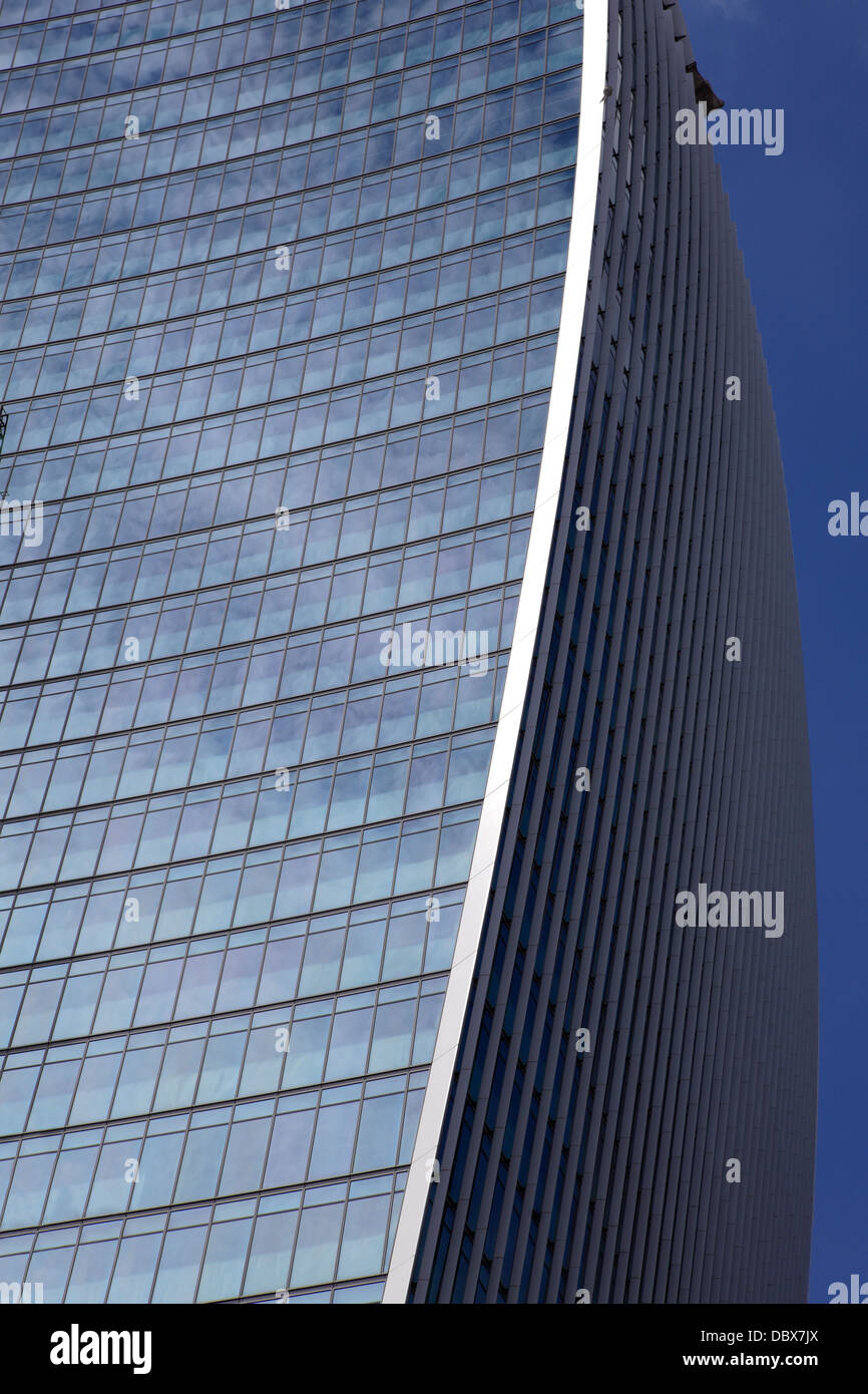 London skyscraper windows hi-res stock photography and images - Alamy