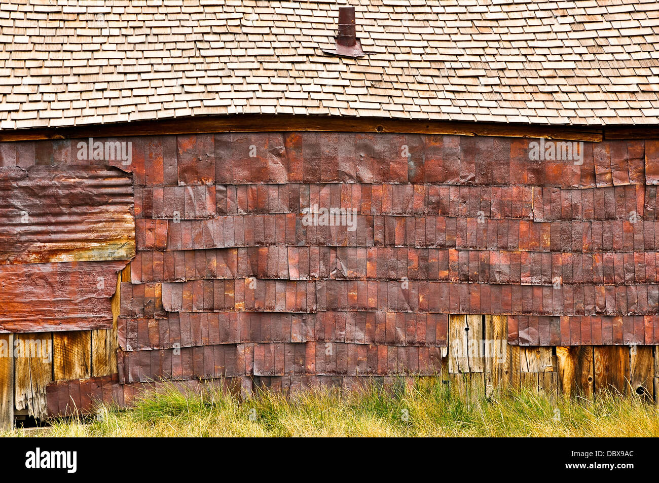 Old wooden barn detail of rusty roof and wall Stock Photo - Alamy