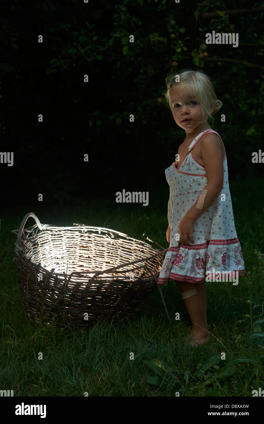 Children treasure finding hi-res stock photography and images - Alamy