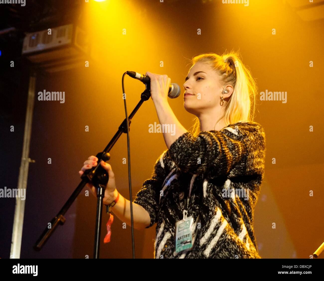 Hannah reid london grammar hi-res stock photography and images - Alamy