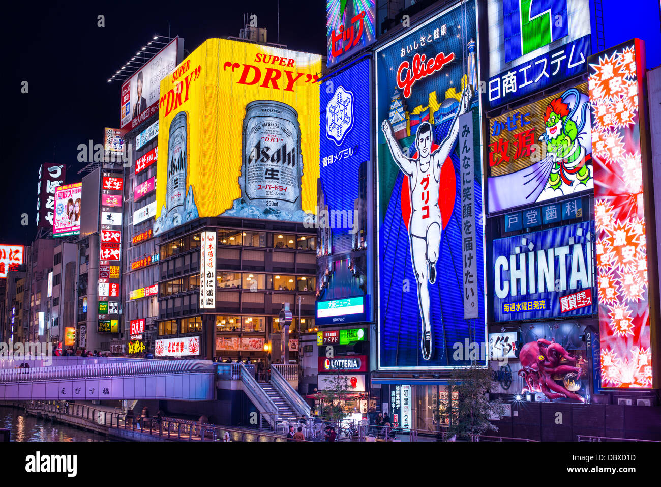 Neon signs in dotonbori hi-res stock photography and images - Alamy