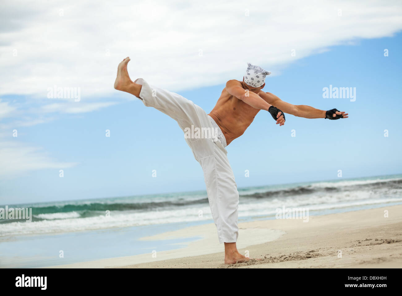 Karate beach hi-res stock photography and images - Alamy