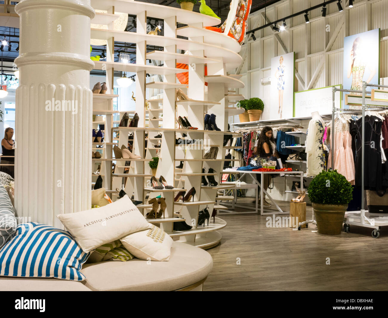 Boutique interior hi-res stock photography and images - Alamy