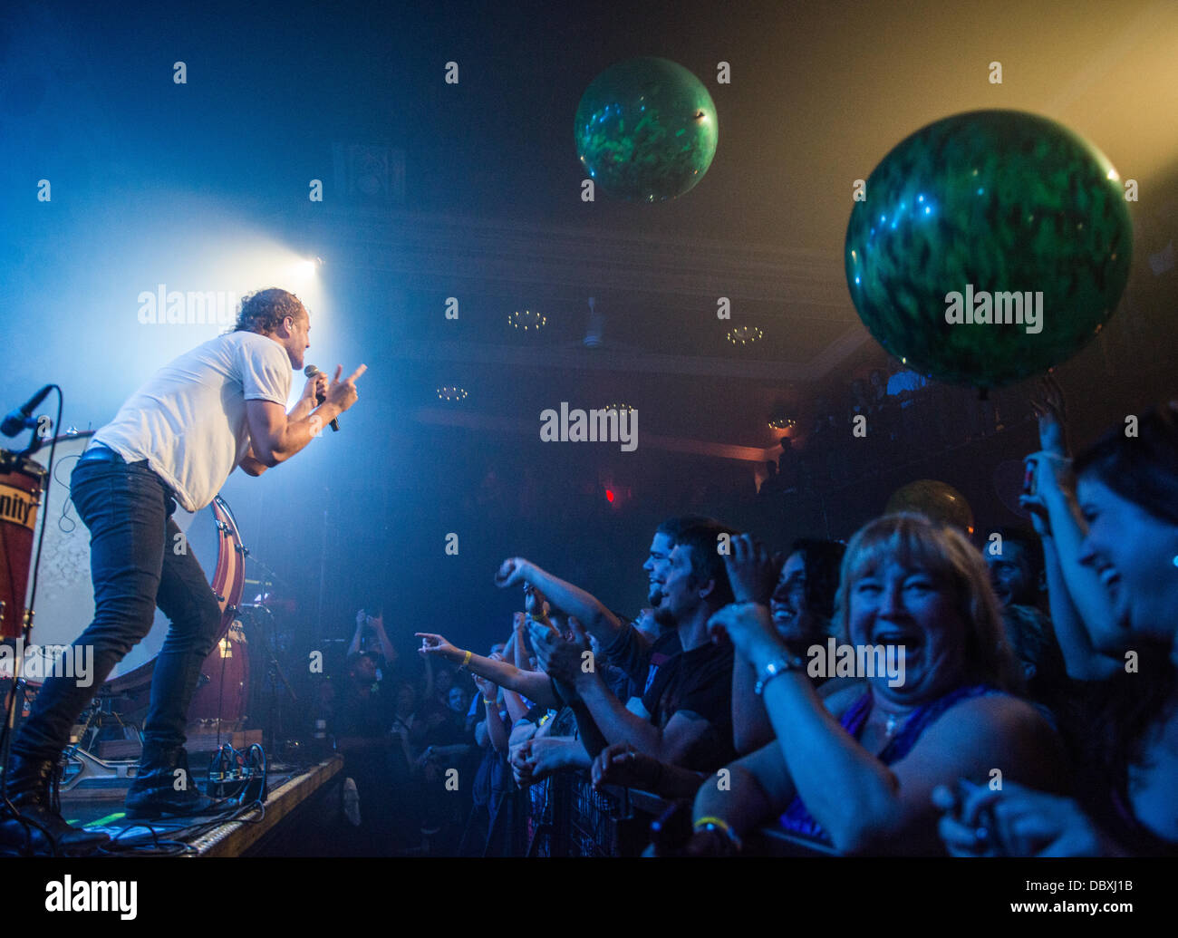 Metro chicago concert hi-res stock photography and images - Alamy