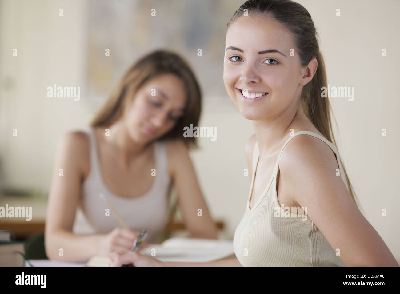 Women library hi-res stock photography and images - Alamy