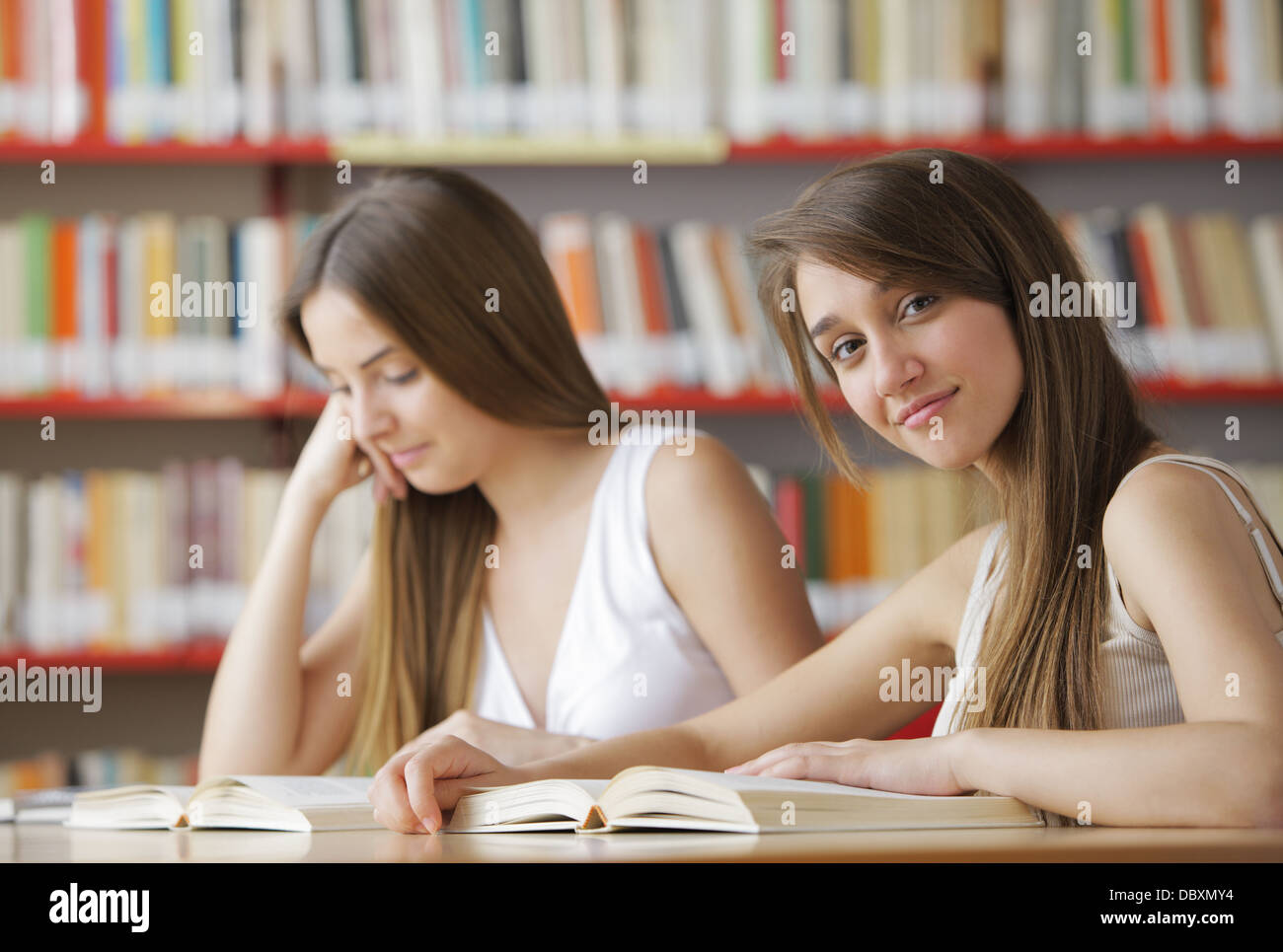 students in a library Stock Photo - Alamy