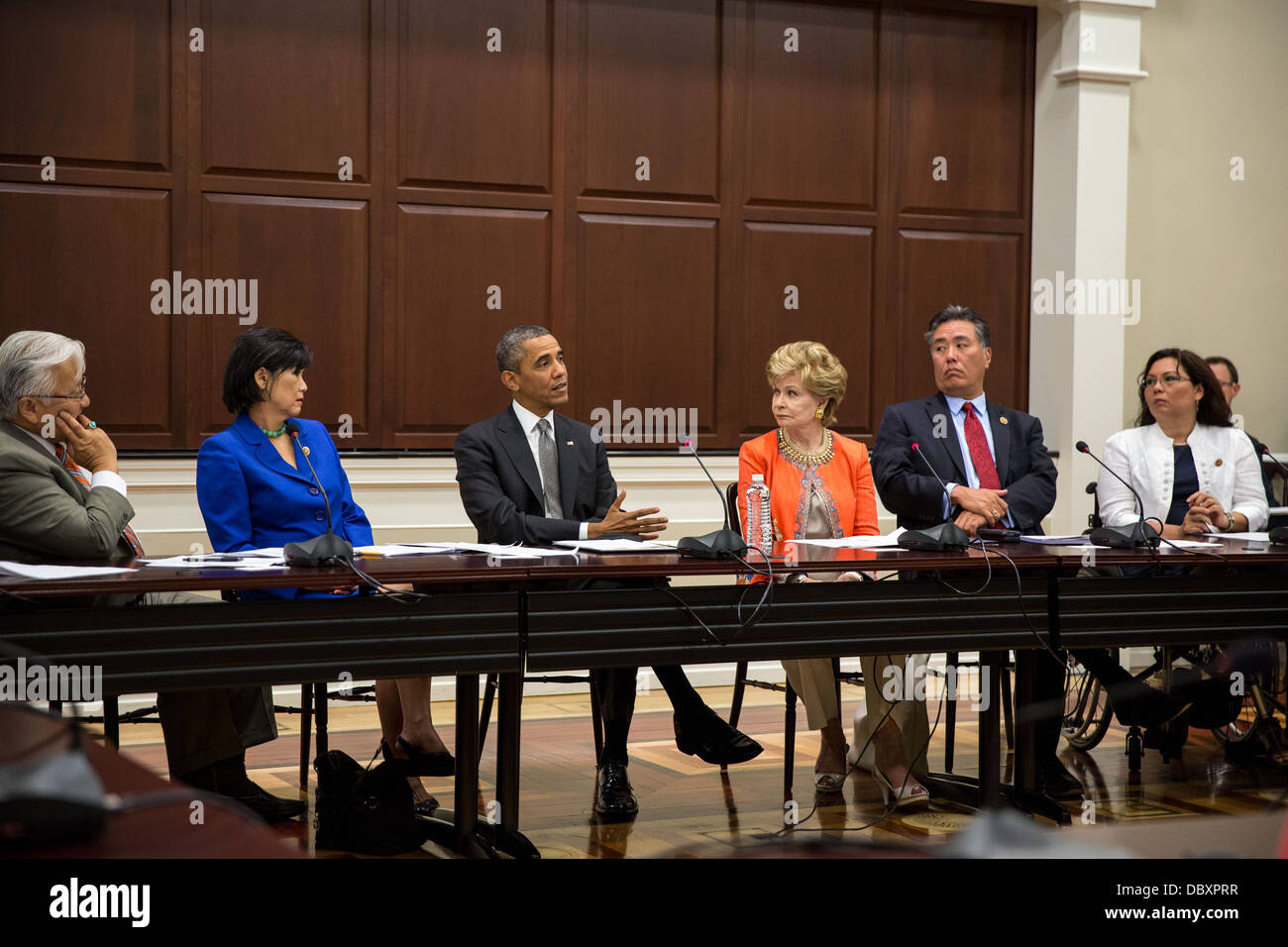 President Barack Obama meets with the Congressional Asian Pacific ...