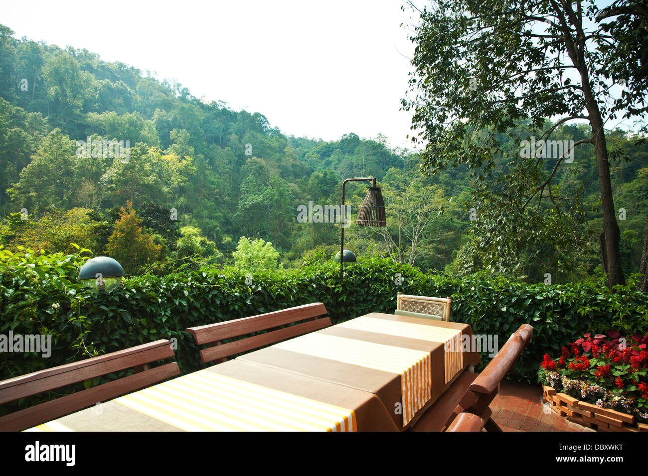 Suburb with table mountain hi-res stock photography and images - Alamy