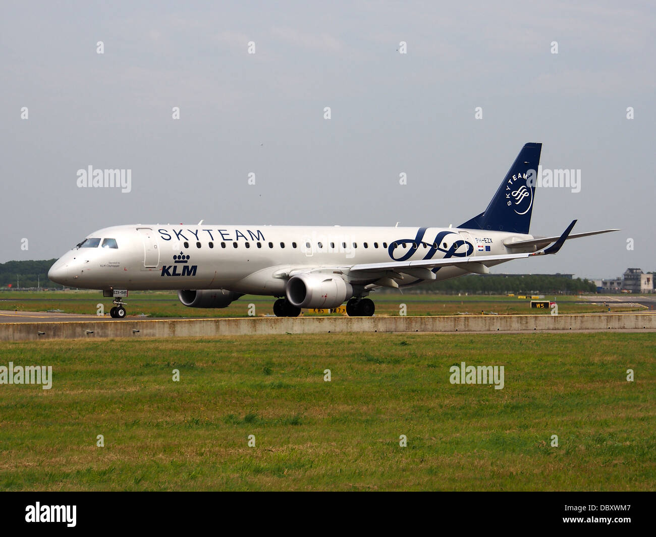 PH-EZX is an Embraer ERJ-190STD aircraft operated by KLM Cityhopper ...