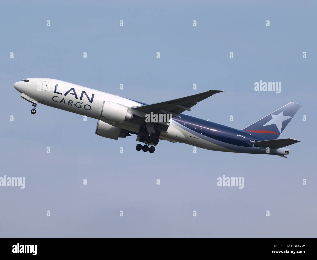 Boeing 777 cargo hi-res stock photography and images - Alamy