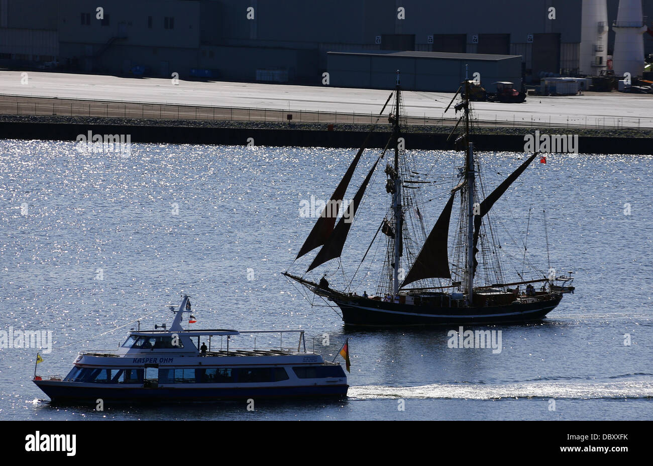 English sailing ship hi-res stock photography and images - Alamy