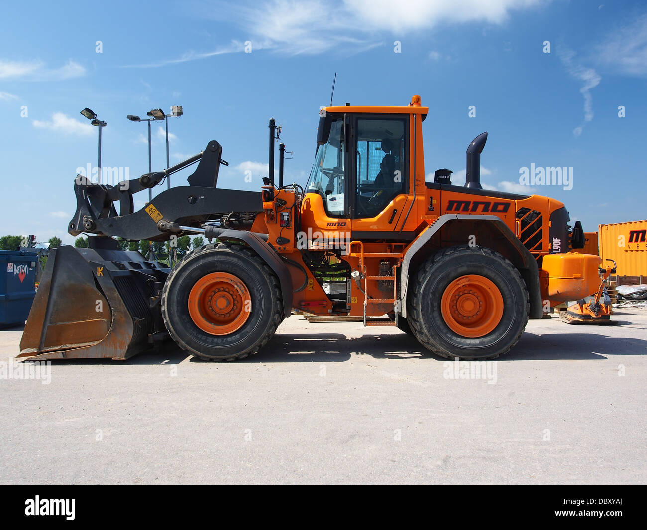 Volvo L90L 3 Stock Photo - Alamy