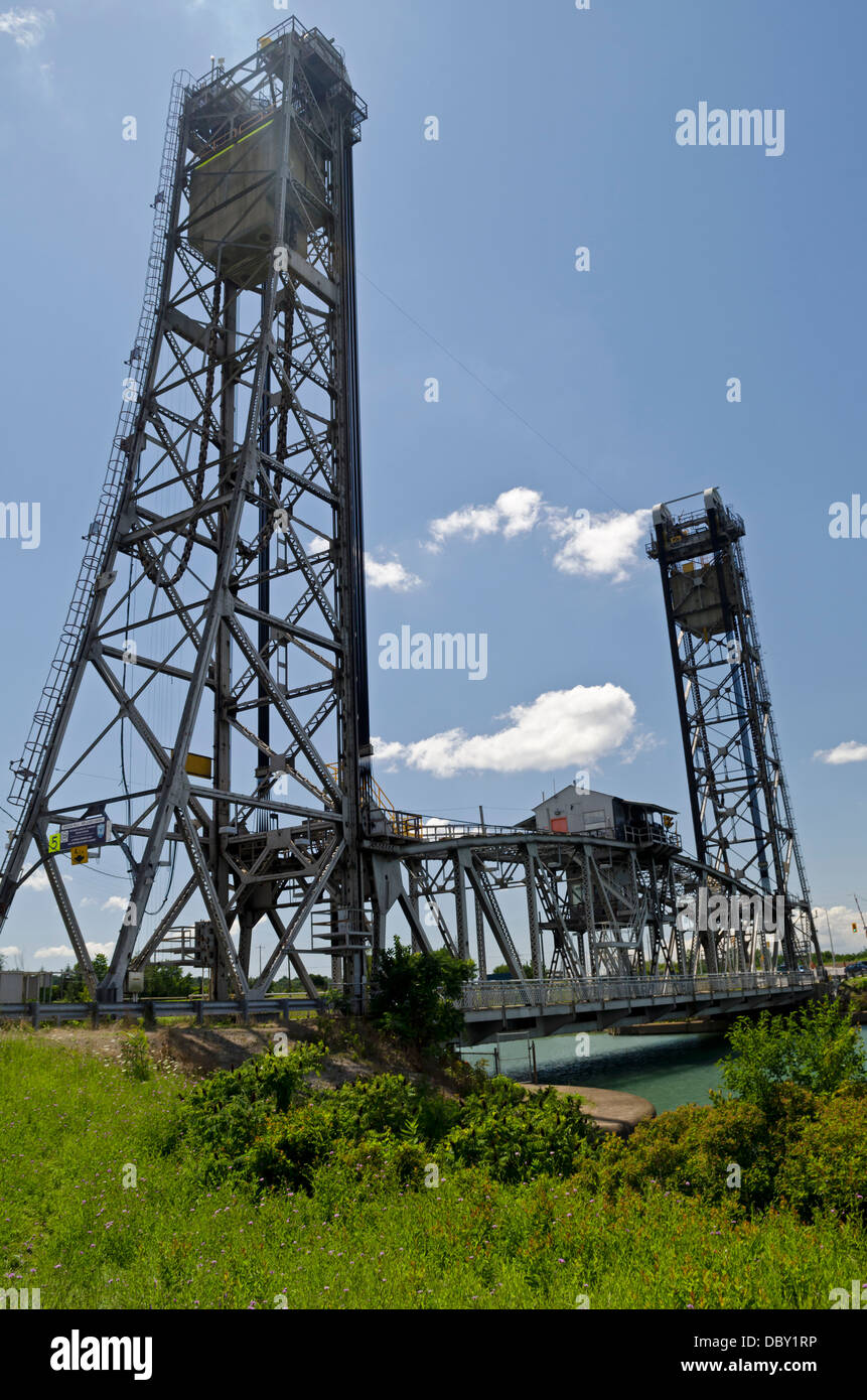 Welland canal bridge hi-res stock photography and images - Alamy