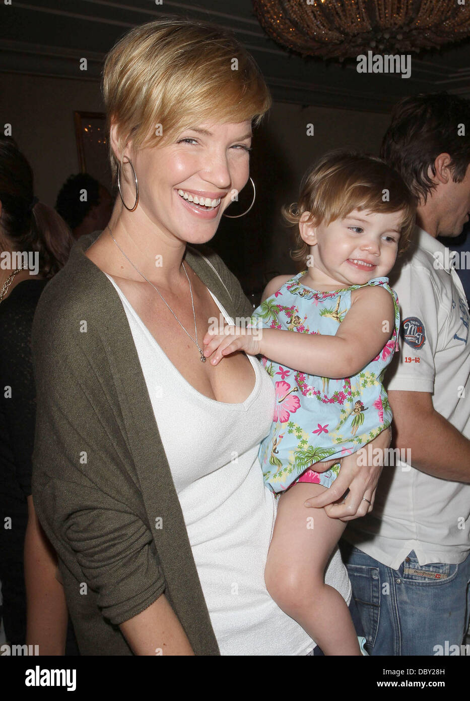 Ashley Scott and daughter Ada JetBlue and Nubar invite celebrities and ...