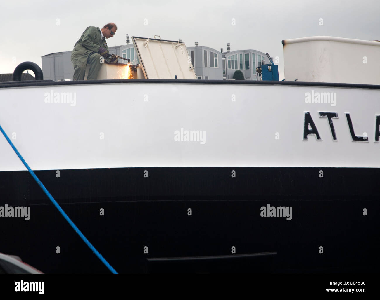 Ship repair hi-res stock photography and images - Alamy